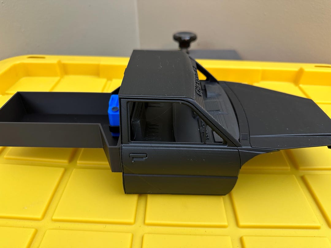 1/10 RC Universal Comp Crawler Hard Body With Interior. Axial Redcat ...