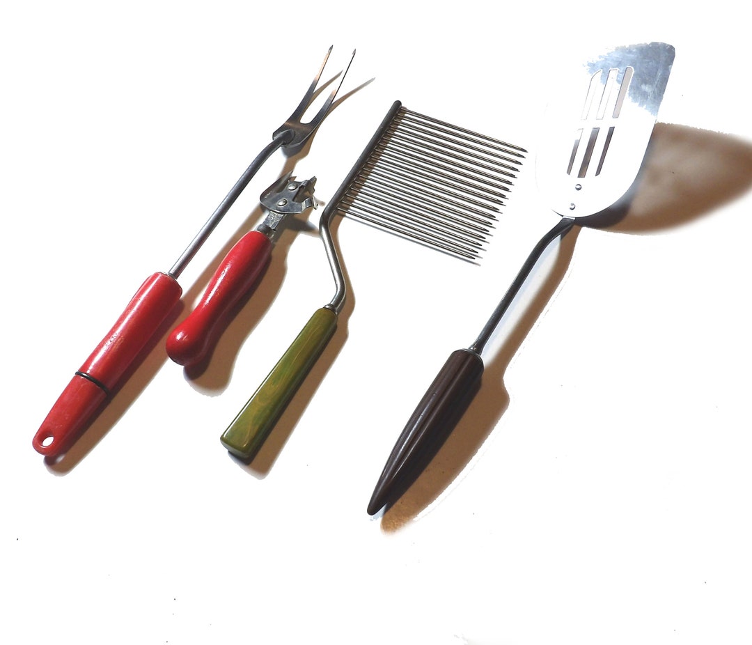 Vintage 40s 50s Old Wooden & Bakelite Kitchen Utensils Spatula, Cake ...