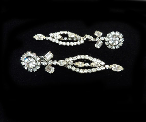 Longest Vintage 50s Crystal Clear Rhinestone Dangle E… - Gem