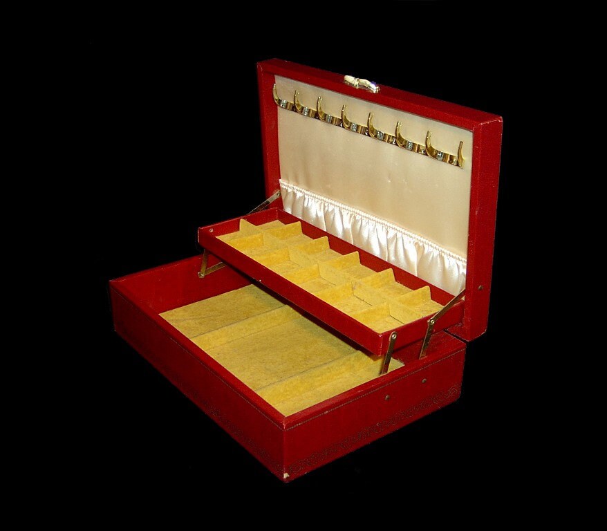 Jewelry Storage Storage & Organization Cream Mele jewelry case ~ gold ...