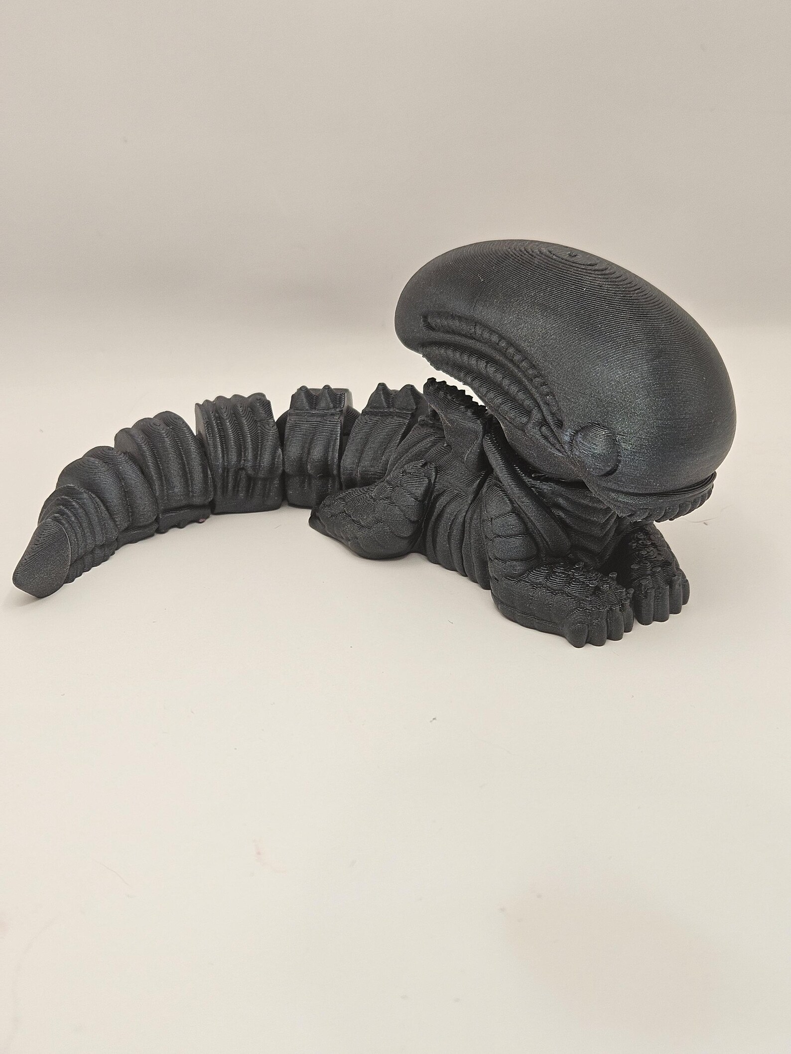 Alien-inspired 3D Prints – Desk Decor & Keychains - Etsy