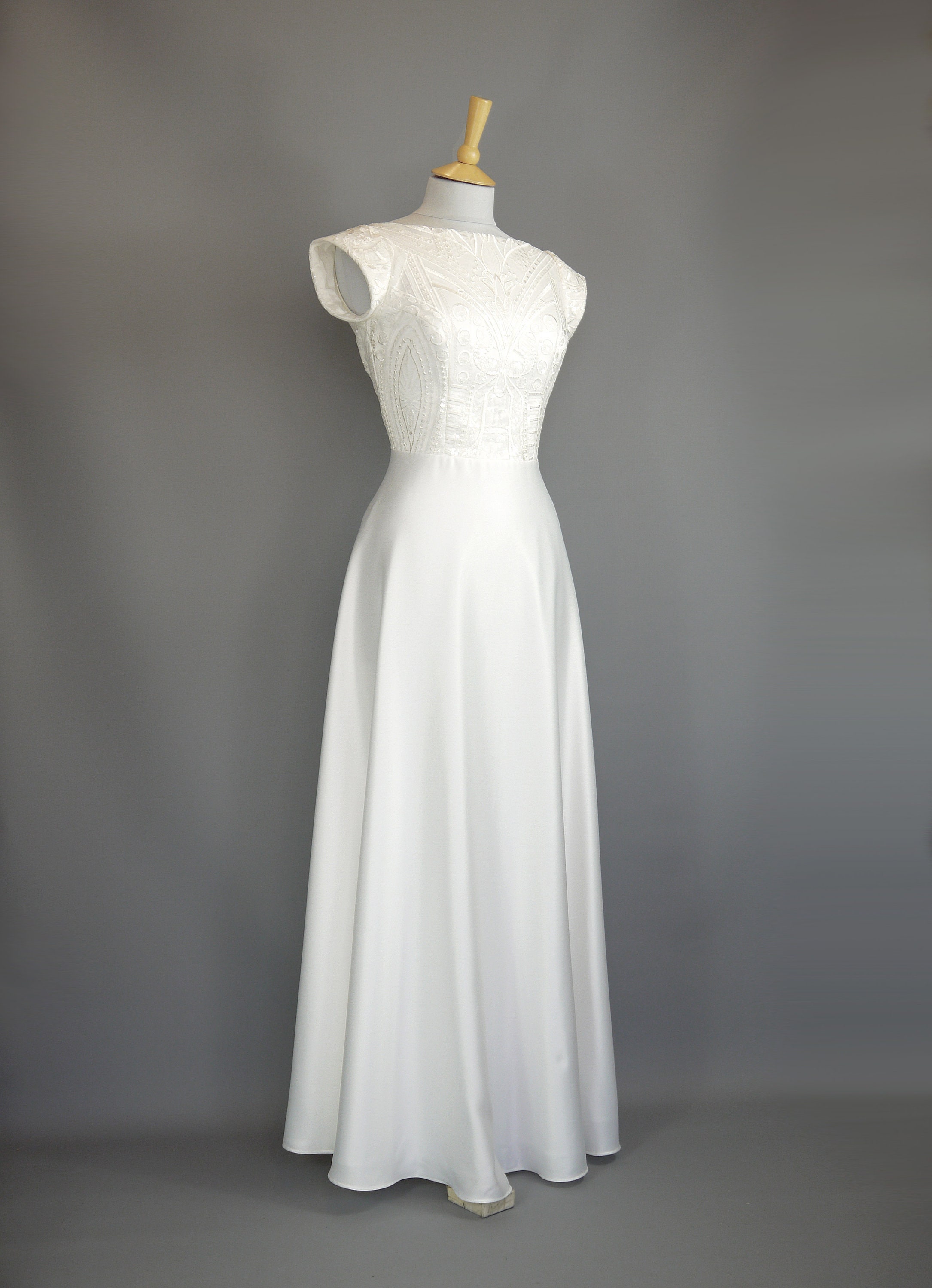 Size UK 10 (US 6/EU 38) - Satin Wedding Gown in Ivory Crepe & Art Deco ...