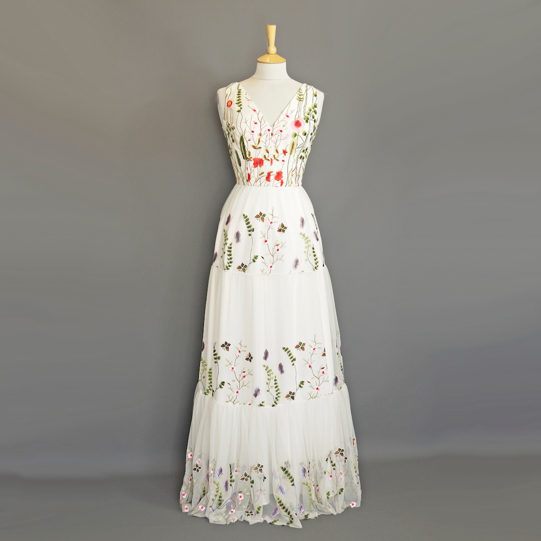 Ida Festival Wedding Gown With Tiered Skirt in Botanical Floral Lace ...