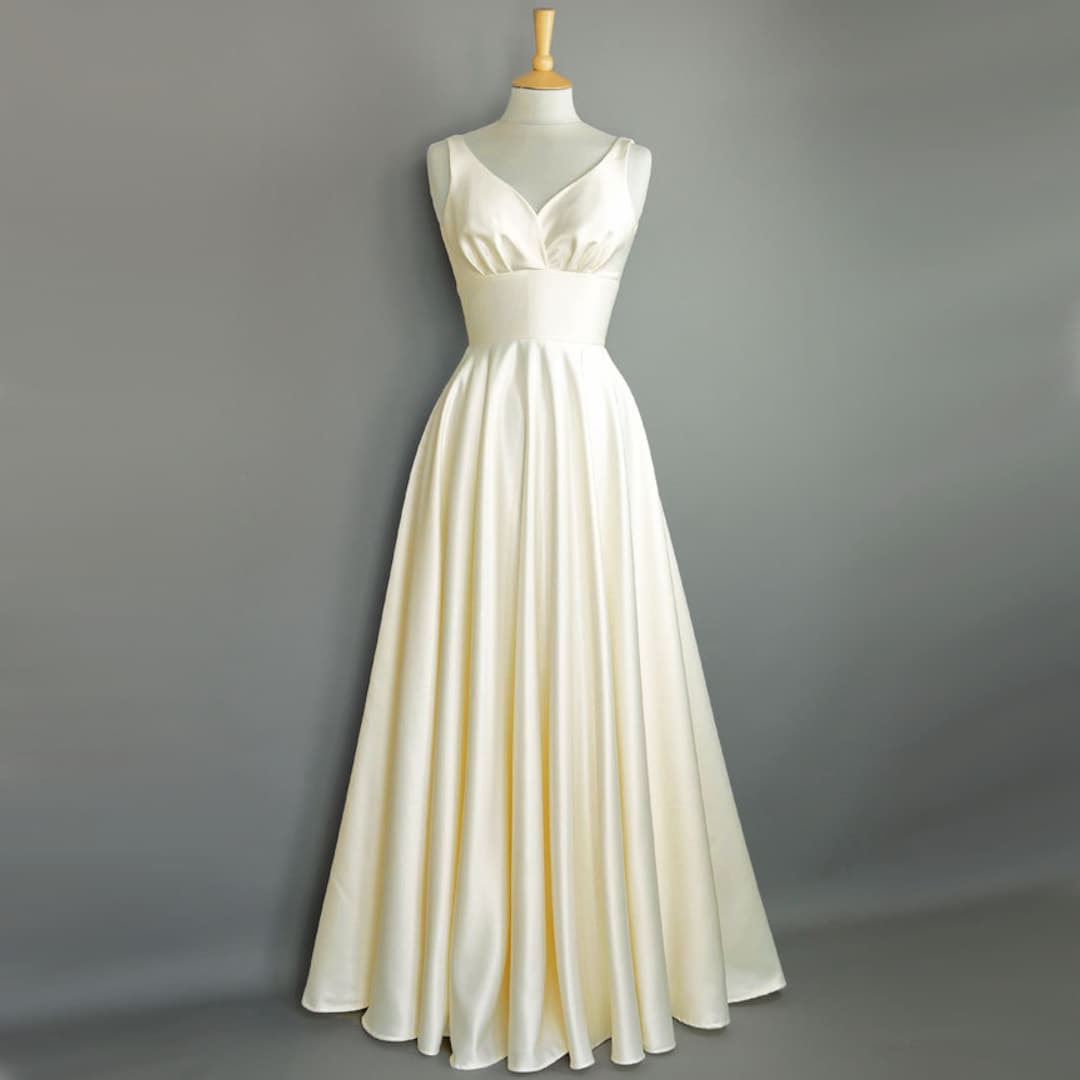Monroe Duchess Satin Wedding Gown Sweetheart Neck & Full Skirt With ...