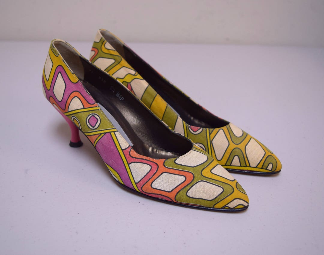 Vintage PANCALDI Bright Multi Colored Printed Linen Pumps Heels 6.5 M ...