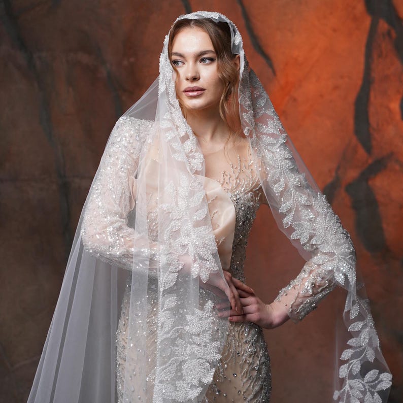 Cathedral Oval Wedding Veil, Italian Tulle With Silver Lace Appliqué ...