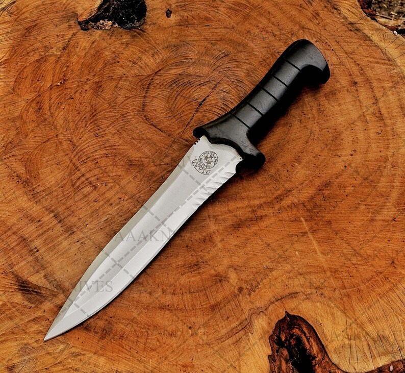 Leon Kennedy RE4 Replica Bowie Knife: Handmade D2 Steel, Full Tang - Etsy