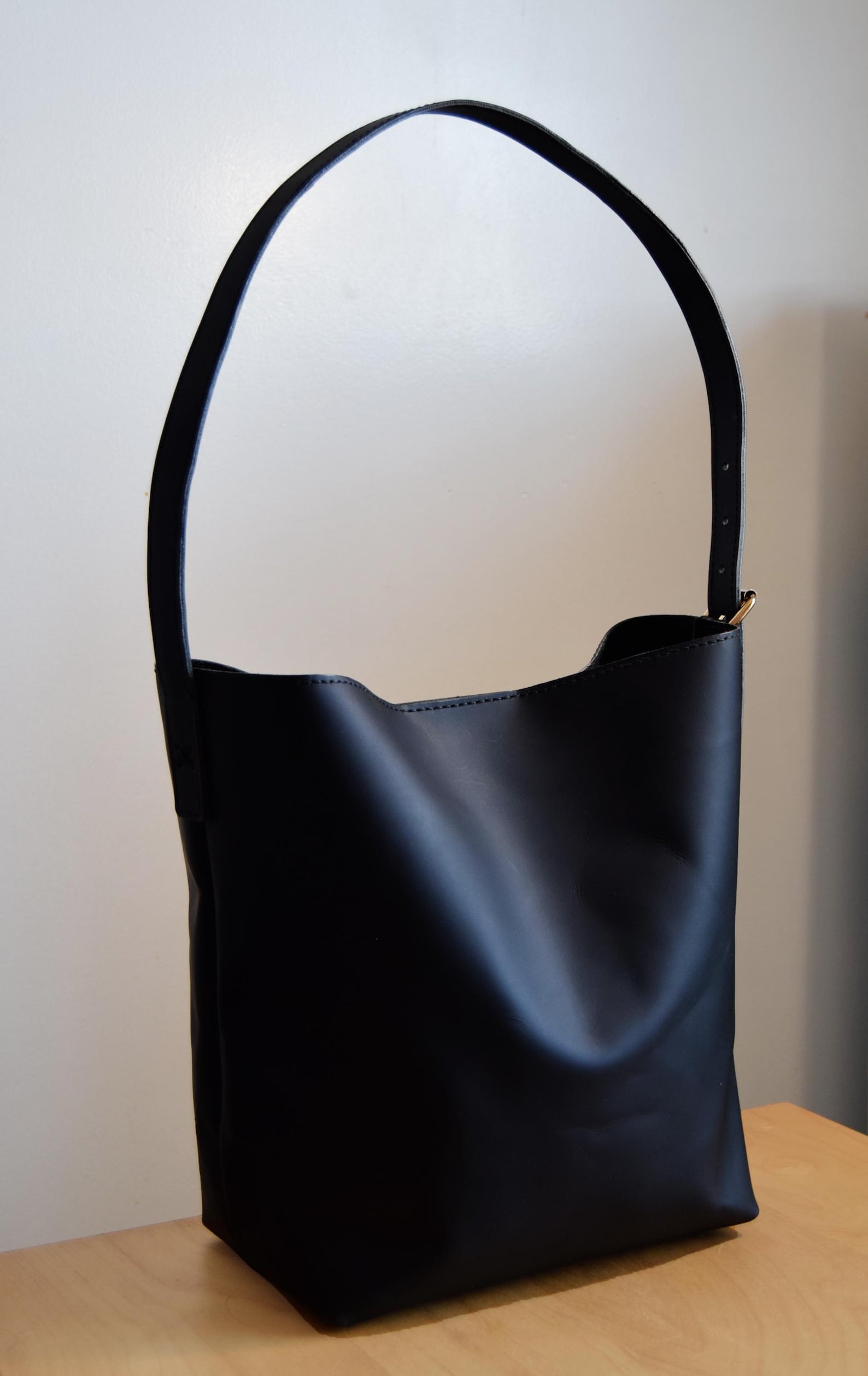 Essential Bucket Tote Bag – Handmade Black Leather Shoulder Purse ...
