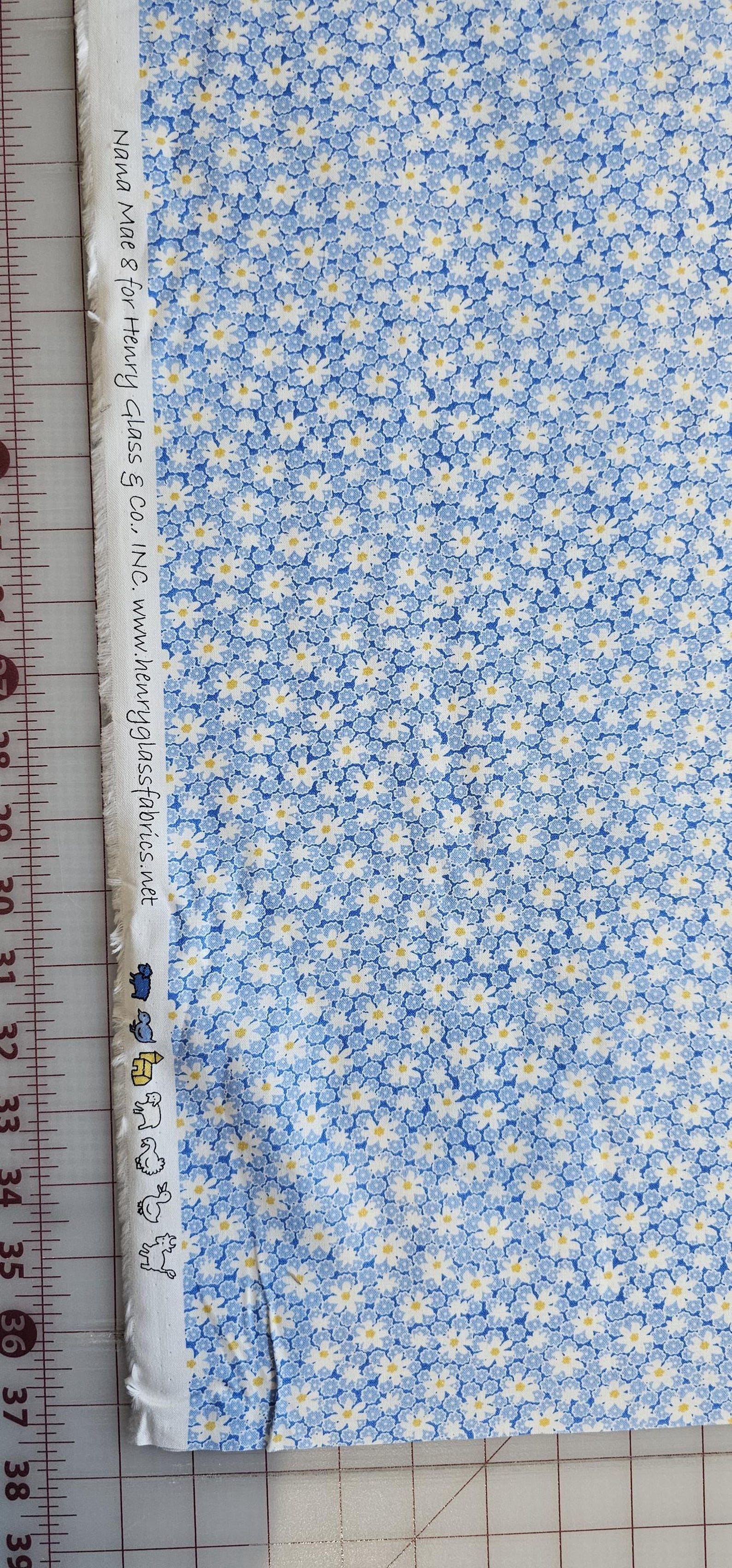 Blue Daisy Print Cotton Fabric - Nana Mae 8 - by the Half Yard - Etsy