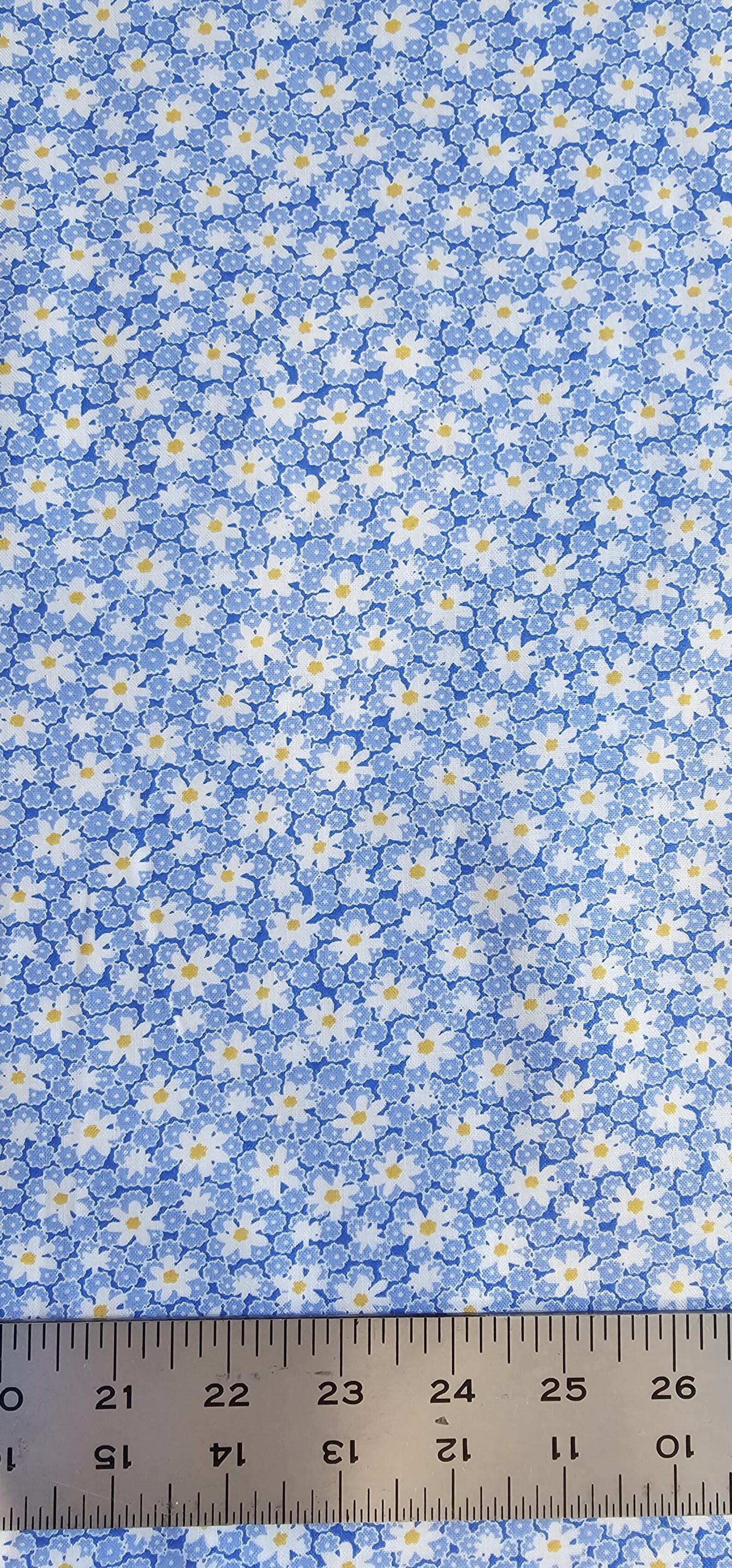Blue Daisy Print Cotton Fabric - Nana Mae 8 - by the Half Yard - Etsy