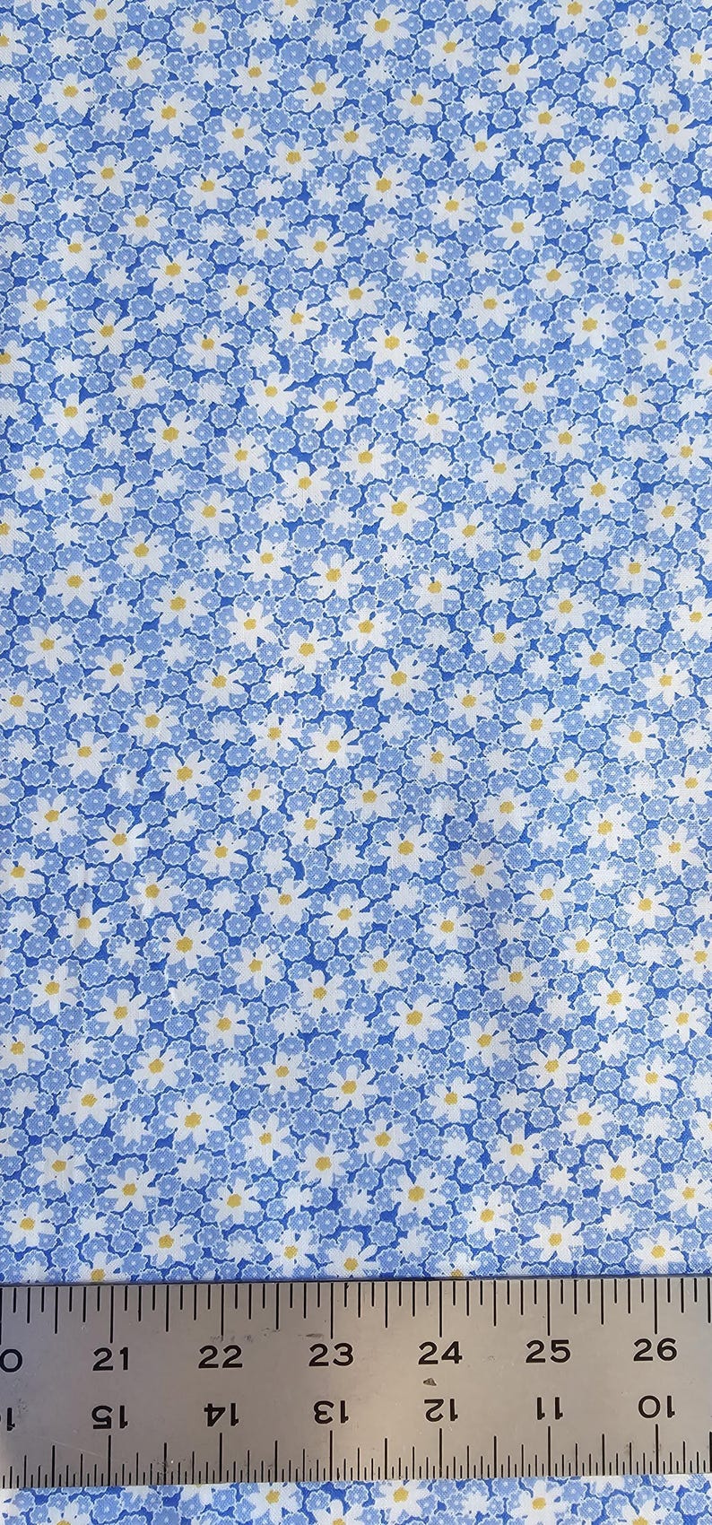 Blue Daisy Print Cotton Fabric - Nana Mae 8 - by the Half Yard - Etsy