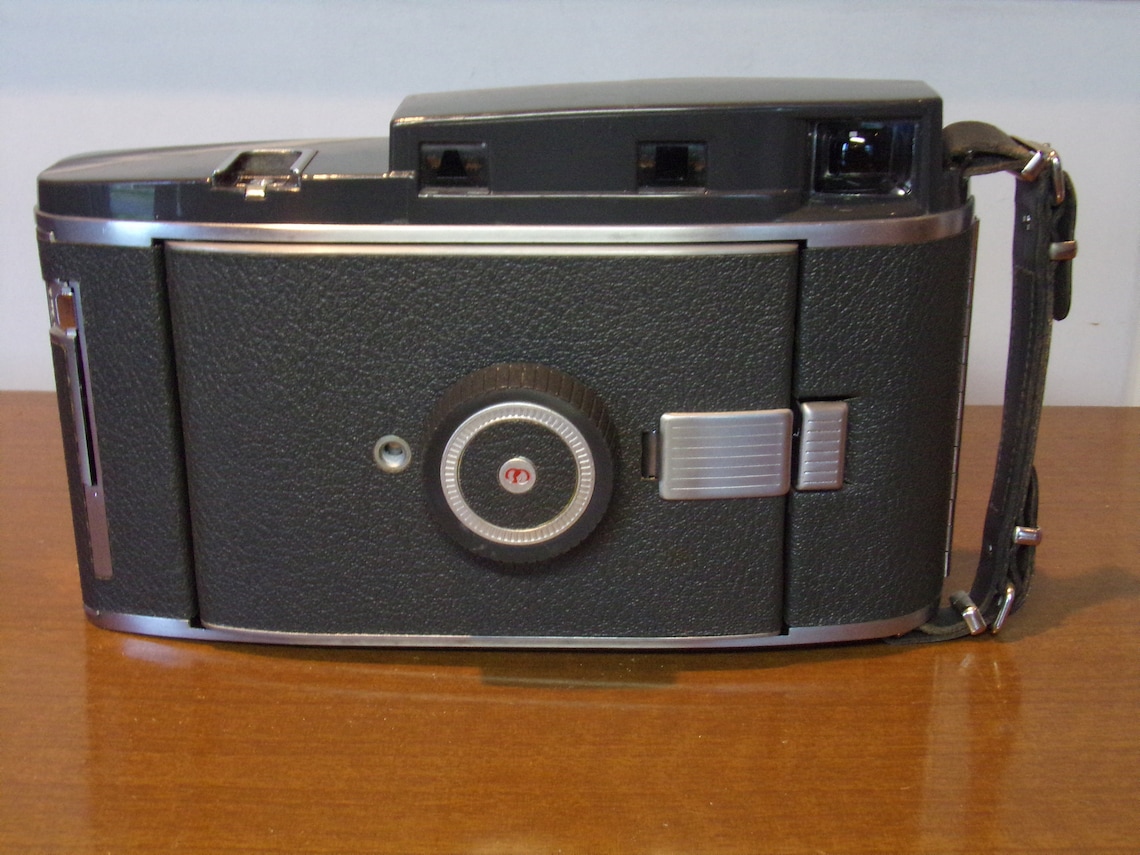 ON SALE Vintage 1950's Polaroid Land Camera Model 110 A | Etsy