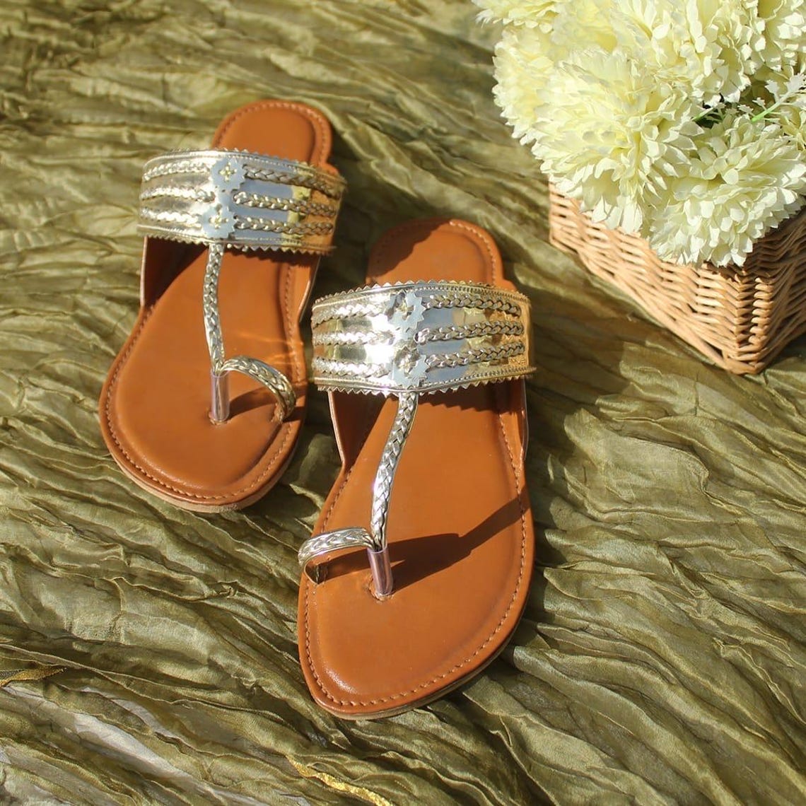 Handmade Indian Kolhapuri for Women - Ethnic Leather Kolhapuri ...