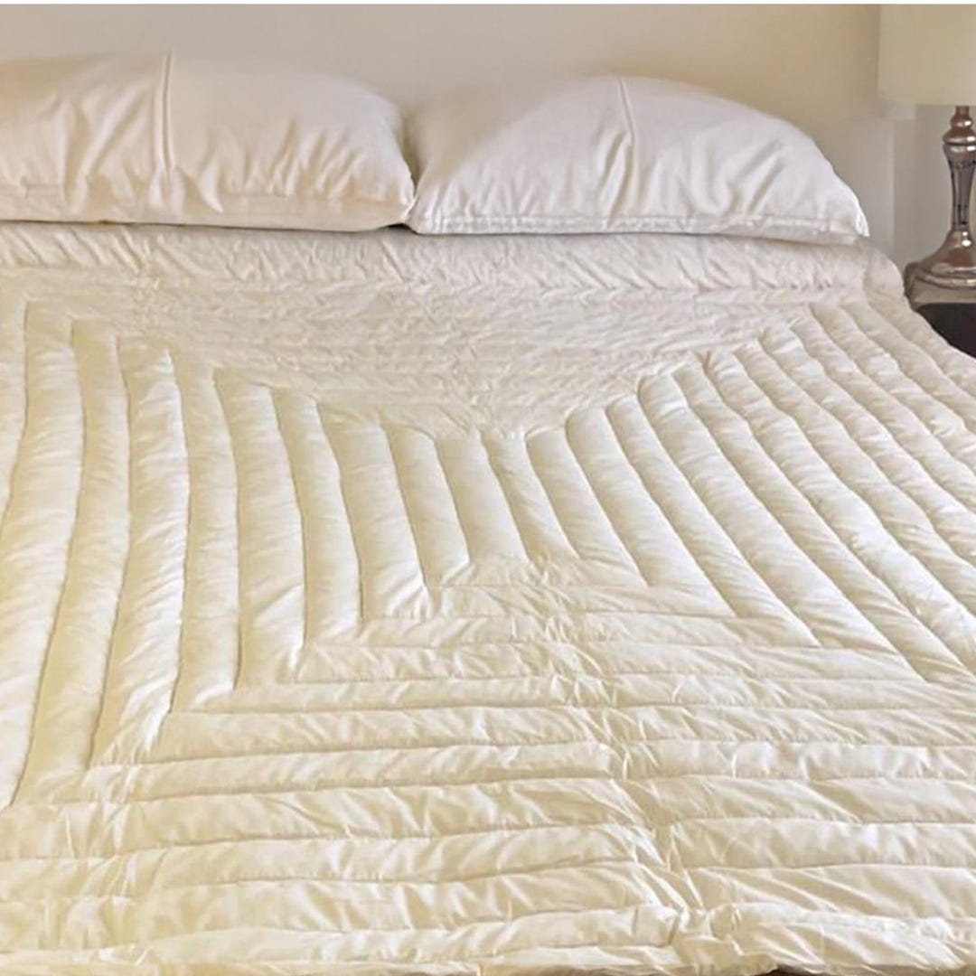Summer Organic Wool Quilt - Handmade Odorless Duvet for All Seasons ...