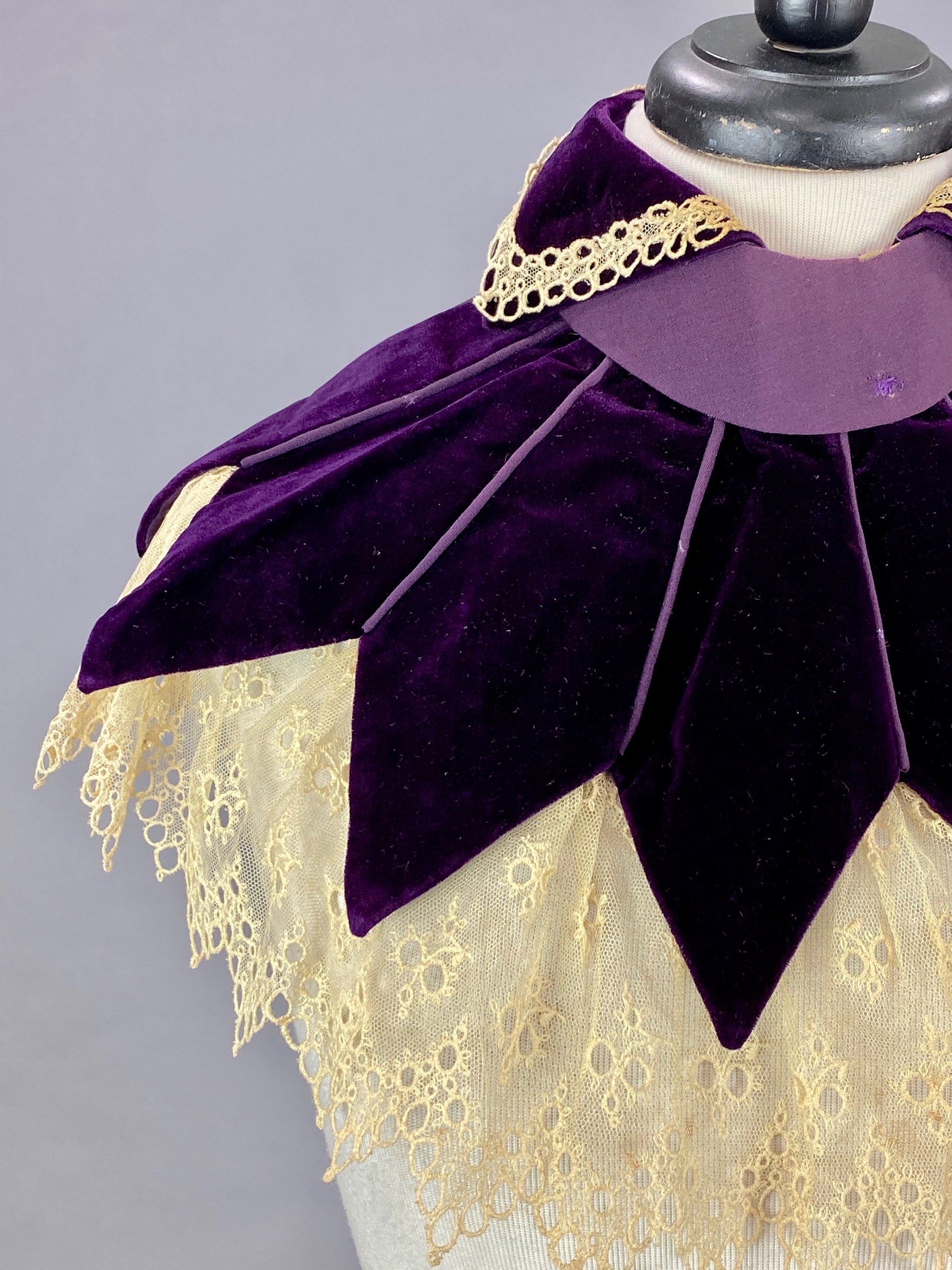 Victorian Purple Velvet Lace Collar Capelet, 1890s Belle Époque Shawl ...