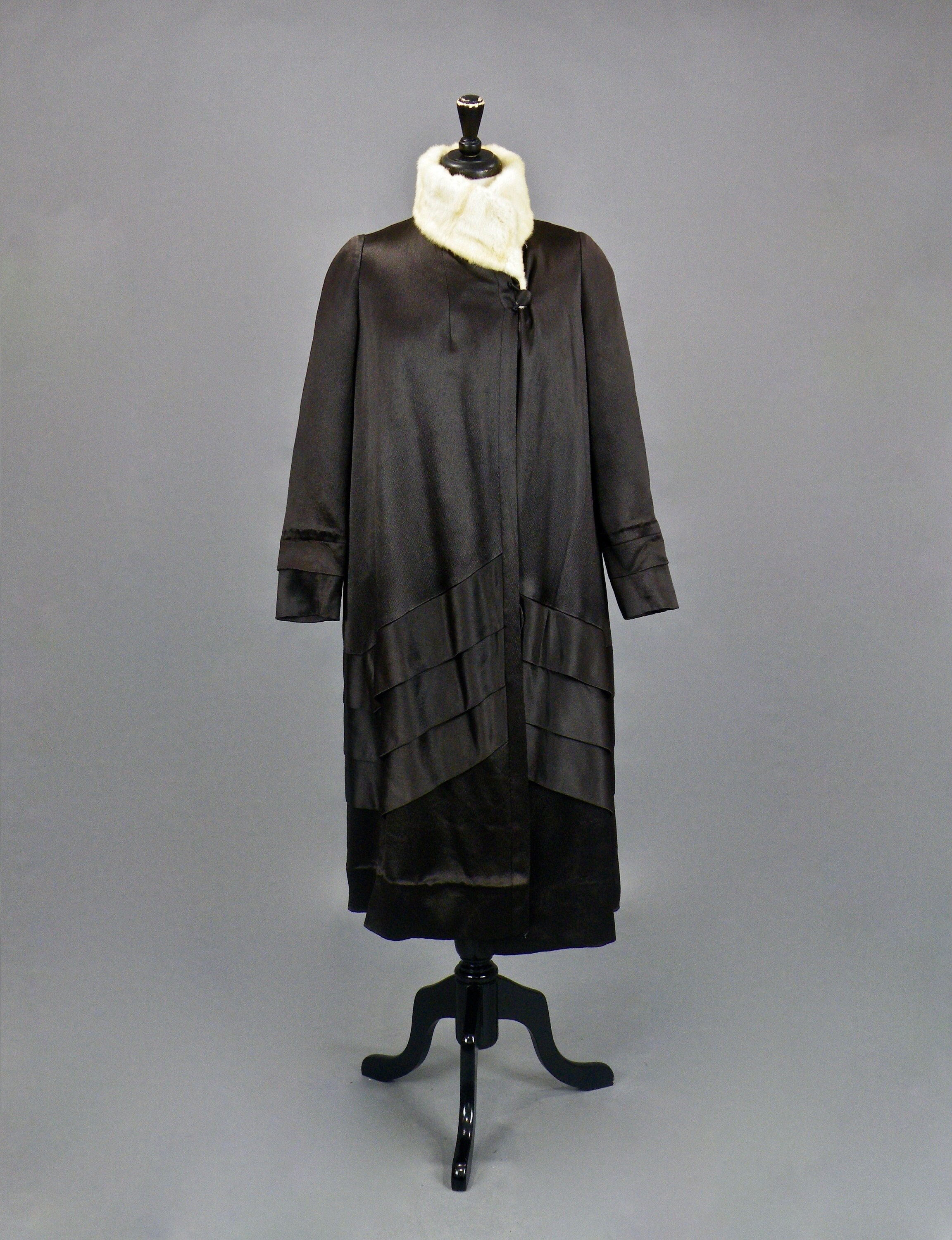 1920s Fur Trim Flapper Coat, Vintage 20s Evening Coat, Tiered Black ...