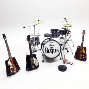 Miniature Drum Set Replica Drum Kit the Beat Les With Guitars and Bass ...