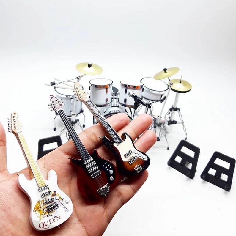 Miniature Drum Set Replica Drum Kit Queen With Guitars and Bass Natural ...