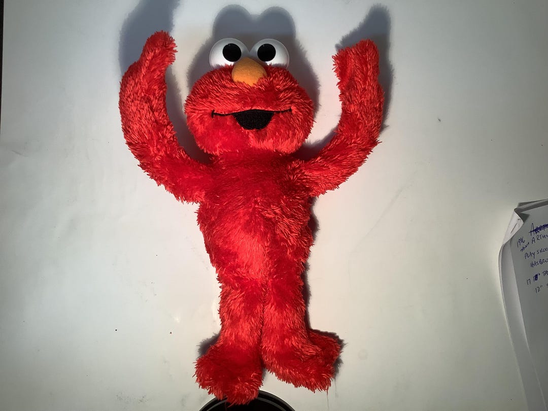 Hasbro TALKING PEEK-A-BOO Elmo. Arms Cover Eyes. - Etsy