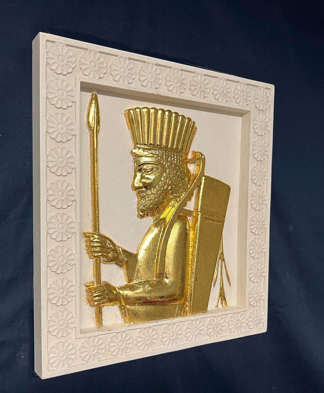 Golden Achaemenid Soldier, Persopolis Bas-relief, Achemenids ...