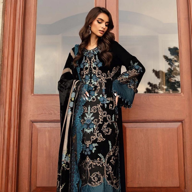 Luxury Pakistani Outfit - Etsy