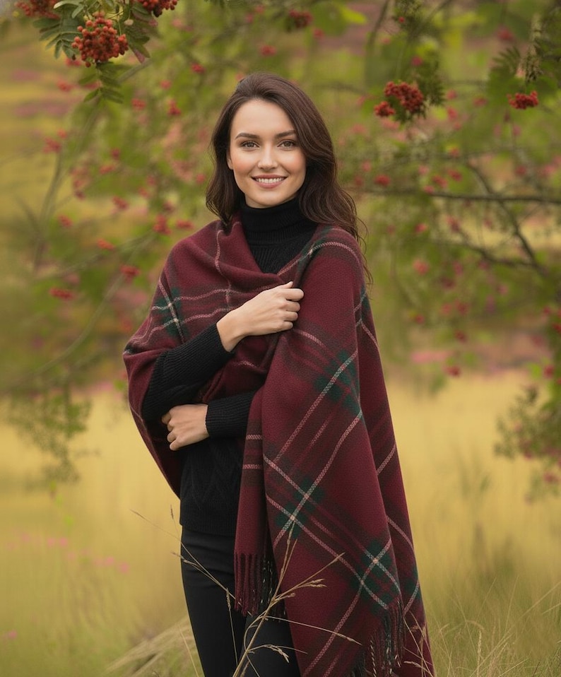 Women's Scottish Highlander Ruana Wrap Handmade Ladies Poncho Winter ...