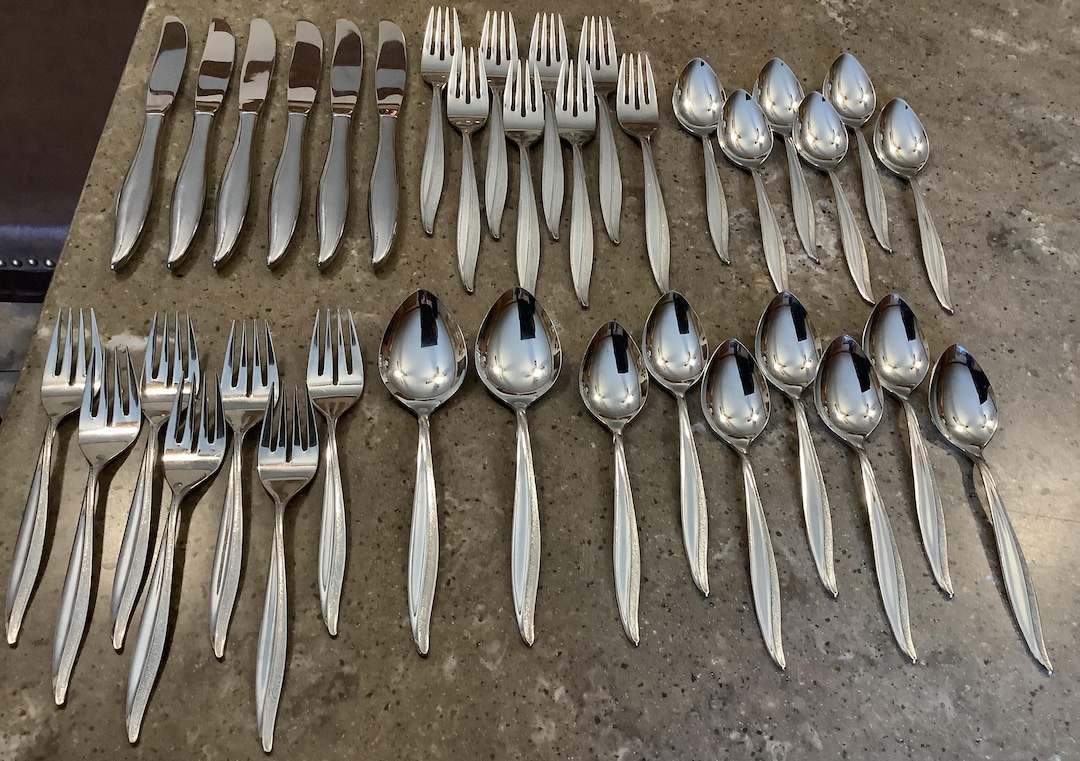 Vintage Oneida Textura 35 Piece Stainless Flatware Set Deluxe ...