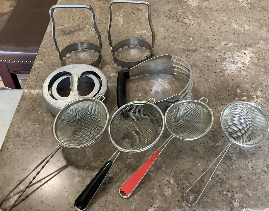 Vintage Wear Ever Aluminum Biscuit Ekco Pastry Cutter Strainer 9 Piece ...