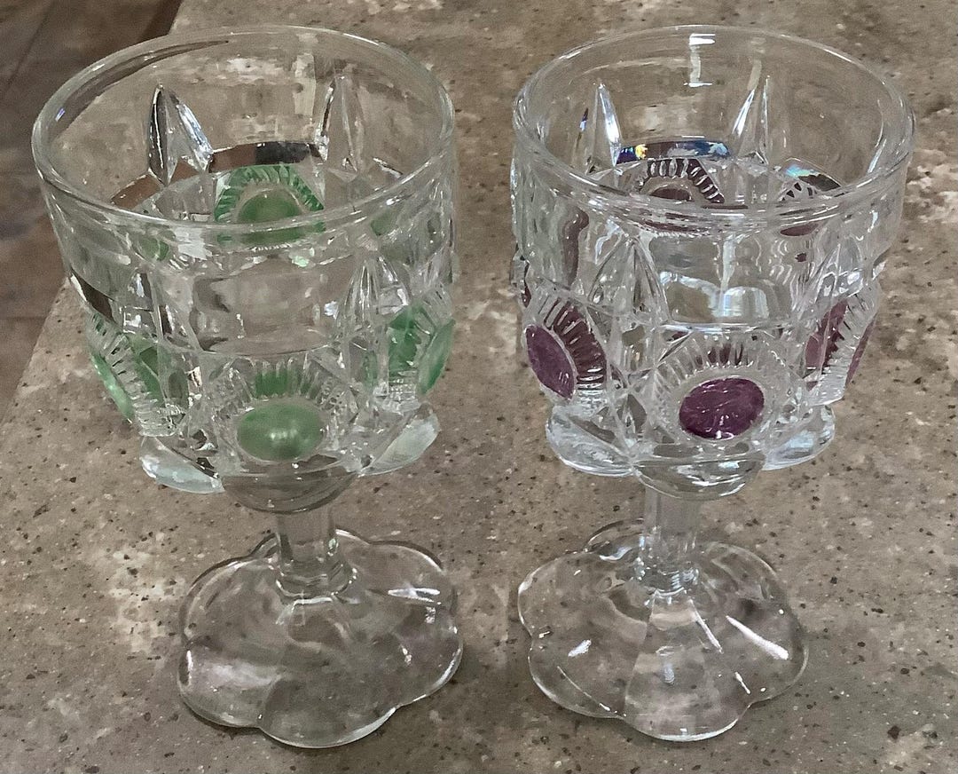 Vintage US Glass Bullseye Daisy Water Goblet 2 Piece Set Amethyst Green ...
