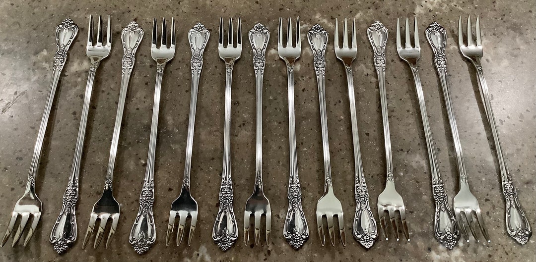 Vintage Oneida Kennett Square Stainless Fork 14 Piece Flatware Set ...
