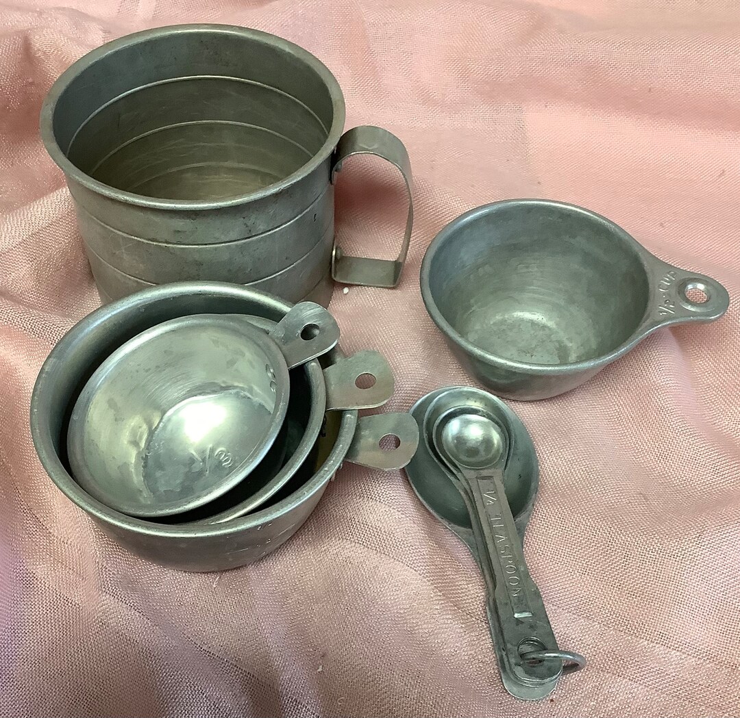 Vintage Aluminum Graduated Measuring Cups Spoons 9 Piece - Etsy