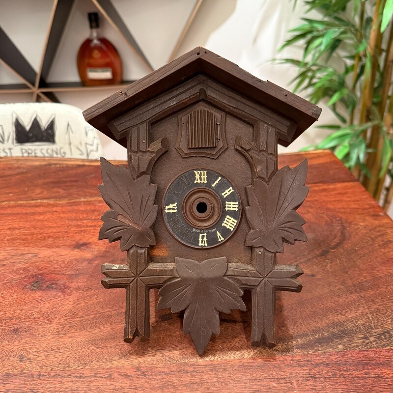 Birdhouse Clock - Etsy