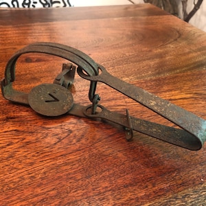 Antique Rusted Steel Oneida Victor Small Game Trap - Antique Victor ...
