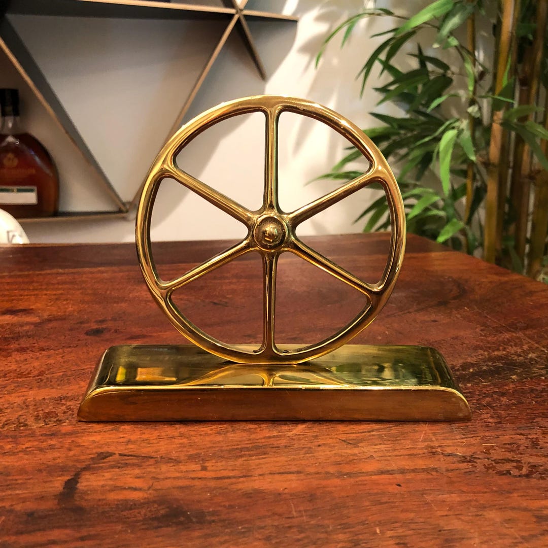 Vintage Colonial Williamsburg Reproduction Stagecoach / Wagon Wheel ...