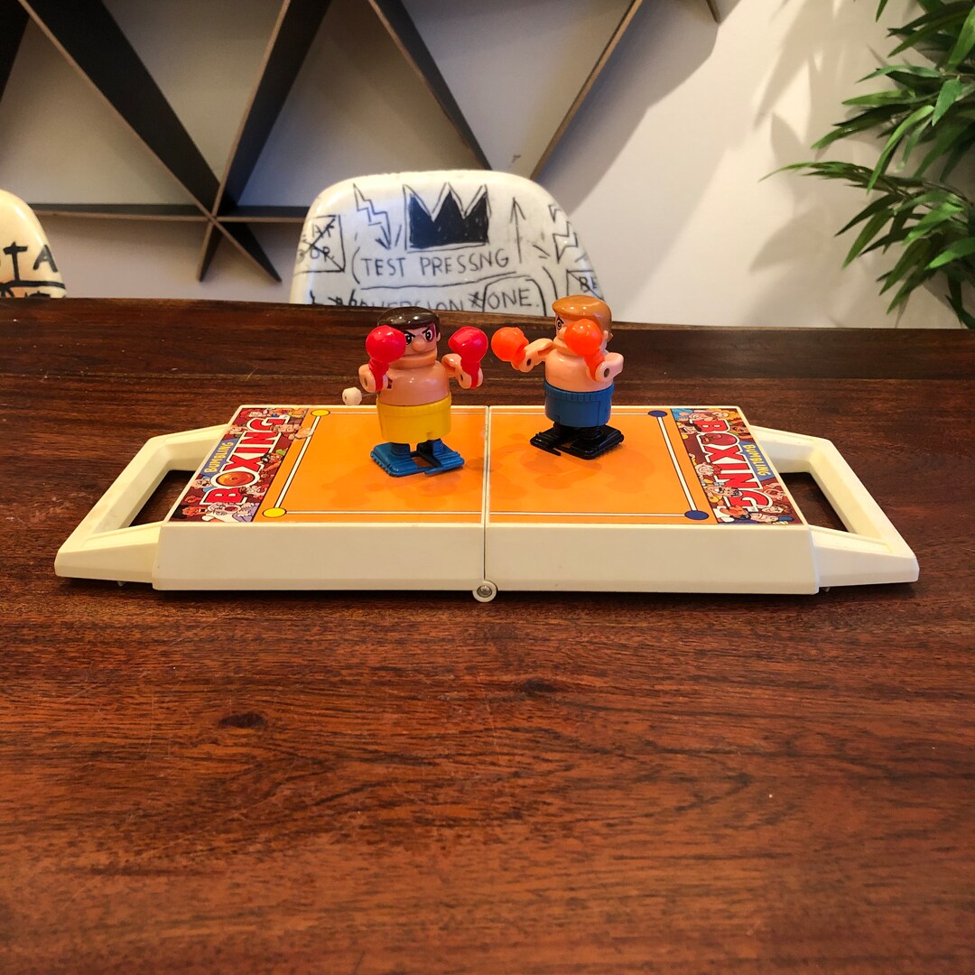 Vintage C. 1980 Bumbling Boxing Wind-up Fold up Game by TOMY Boxers Don ...