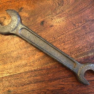 Antique I.H. CO. International Harvester Cast Iron Wrench - G 3170 ...