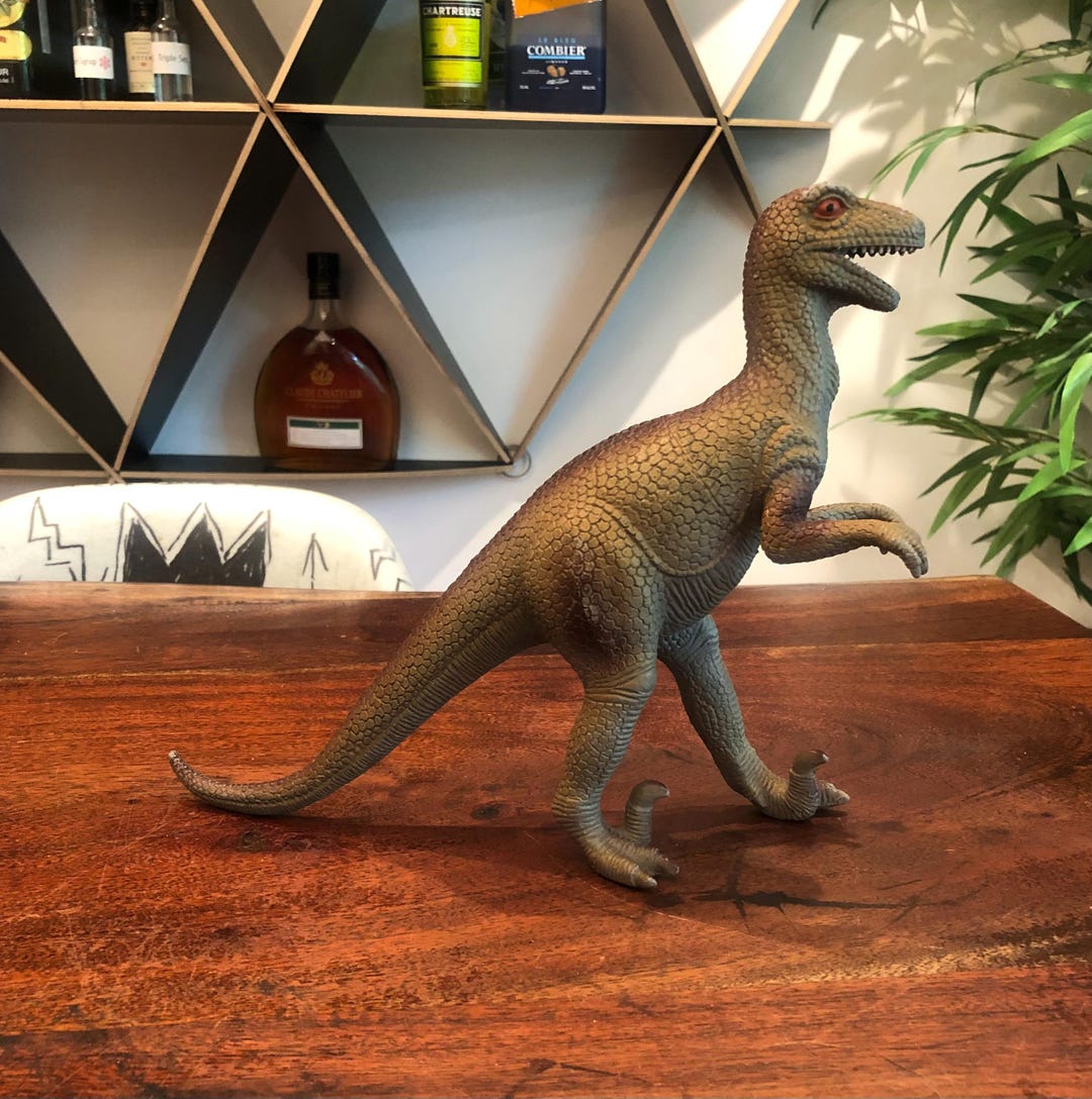 Vintage Hard Rubber Deinonychus Dinosaur Toy Prehistoric Animal Action ...