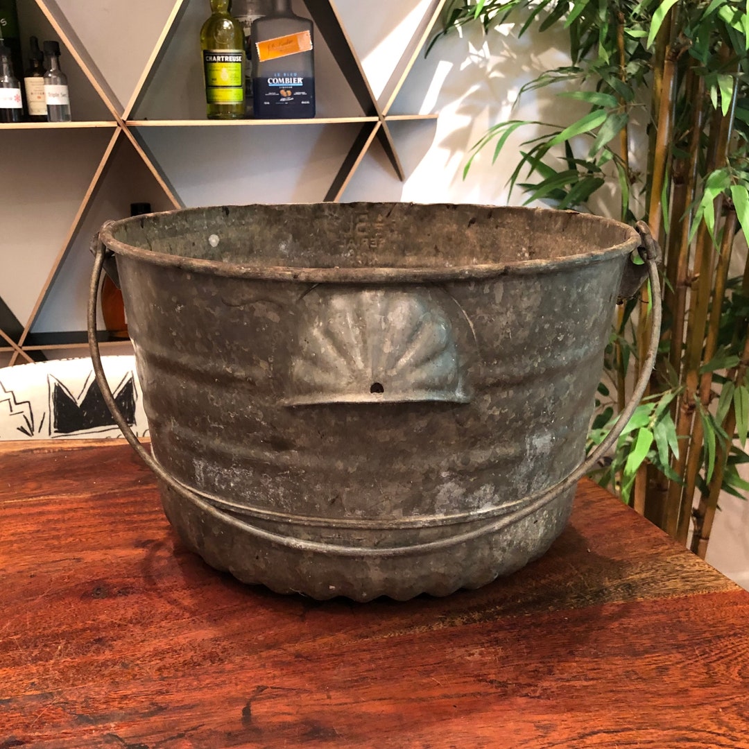 Antique Galvanized Metal Wash Basin Tub With Handle by ABU - Vintage ...