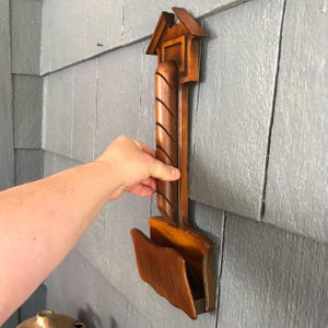 Vintage 1960's Traditional Colonial Style Mail / Letter Holder Wall ...