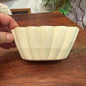 Mid Century Cream Colored Scalloped USA 62 Ceramic Pottery Flower Pot ...