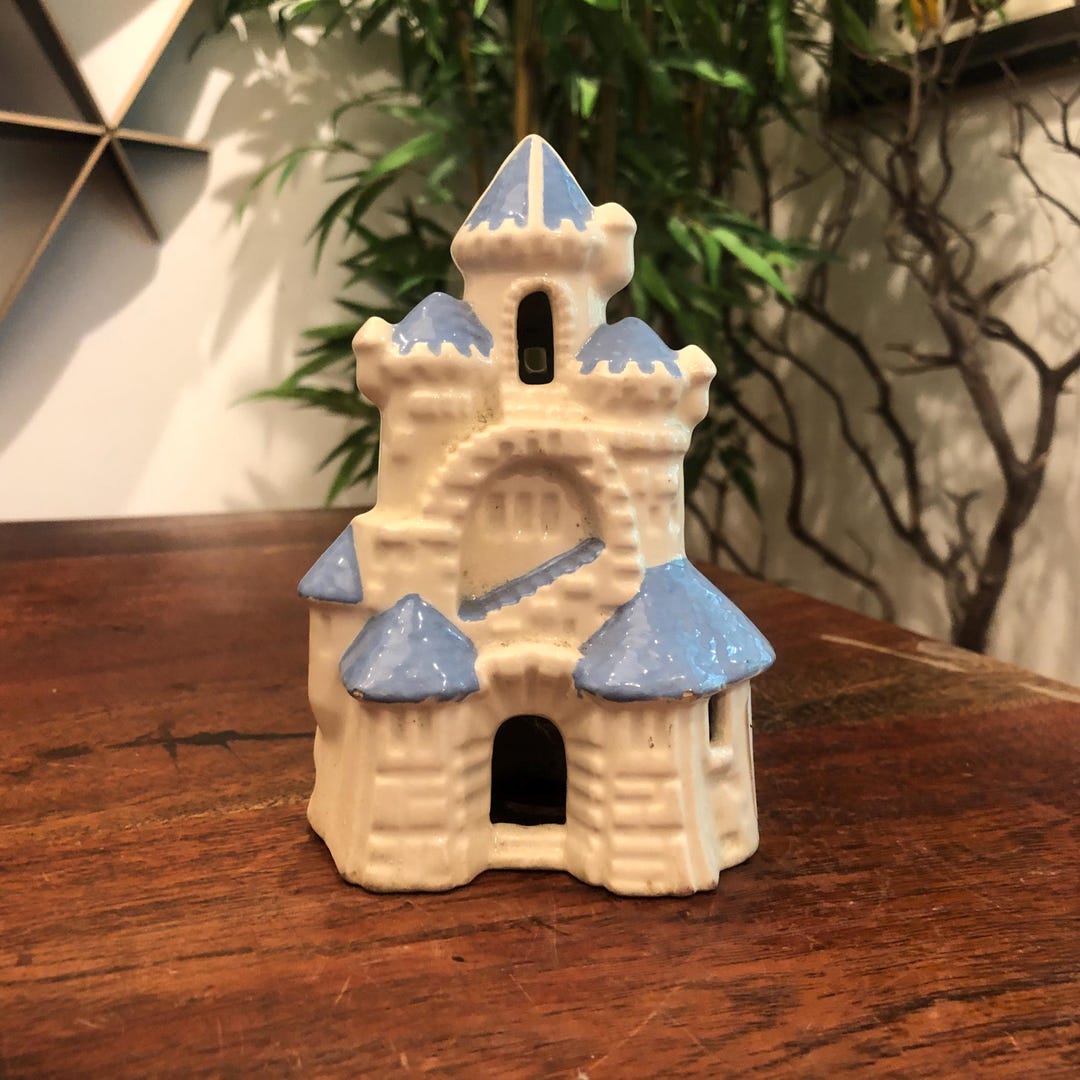 Vintage Blue & White Ceramic Medieval Fairy Tale Fish Tank Ornament ...