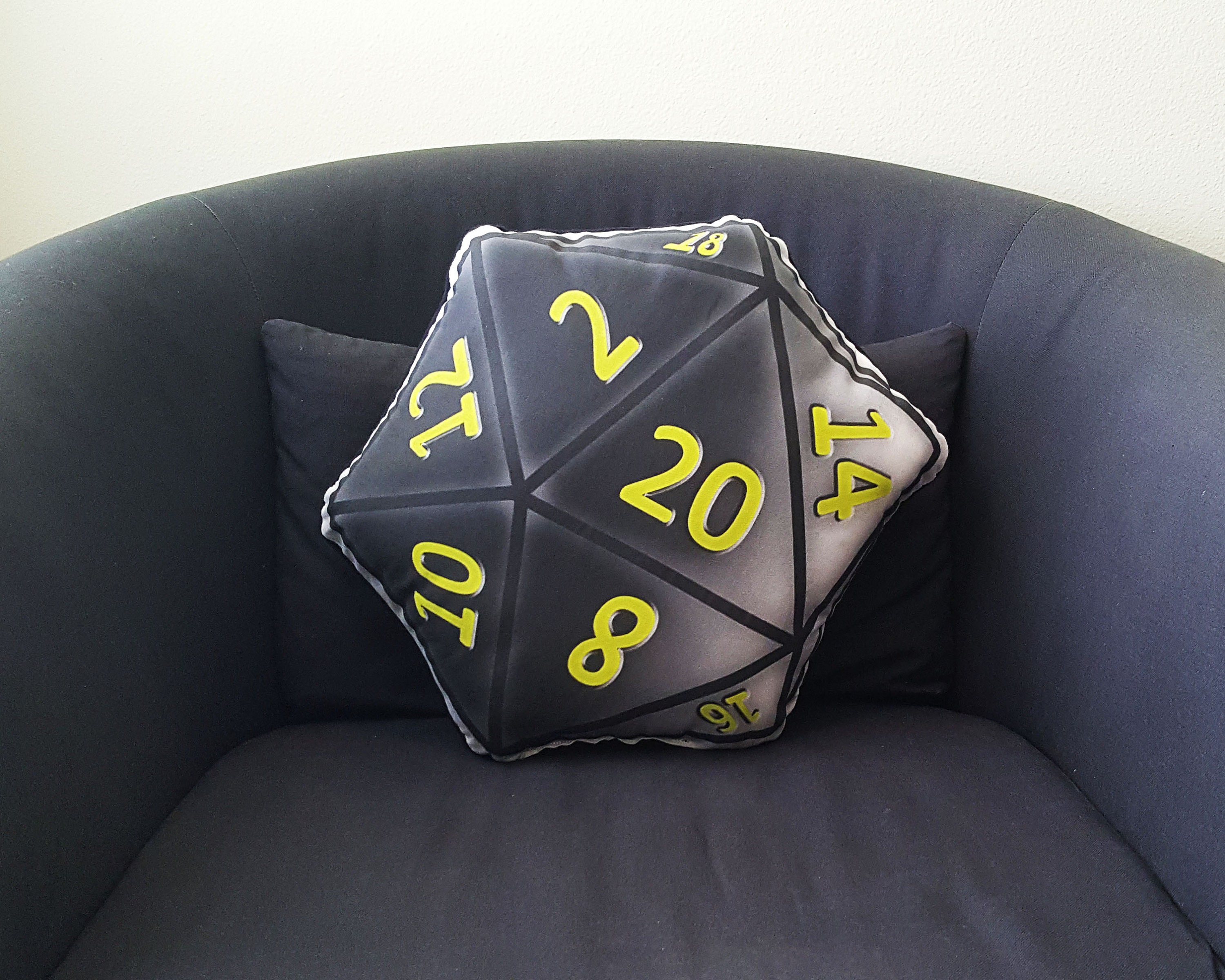 D20 Dice Pillow Polyhedral Dice Cushion Geek Home Decor Gaming Dungeon ...