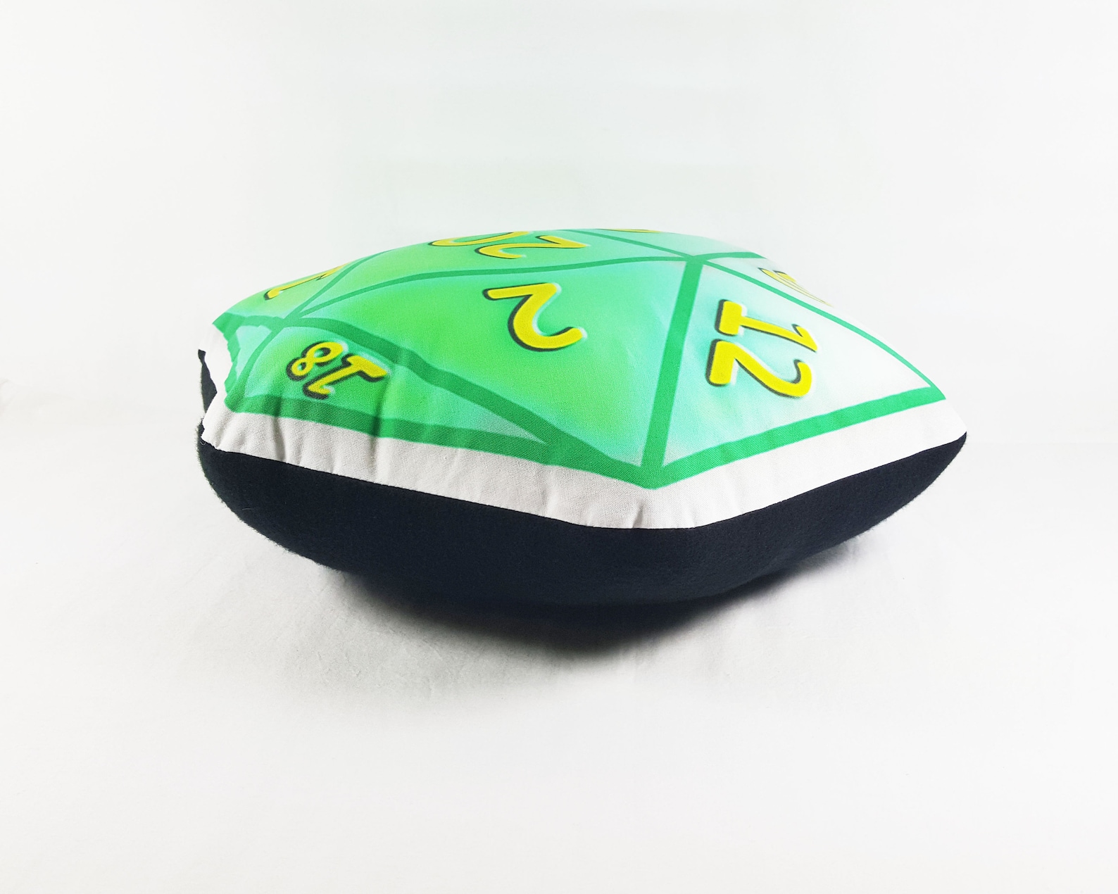 D20 Dice Pillow Polyhedral Dice Cushion Geek Home Decor Gaming Dungeon ...
