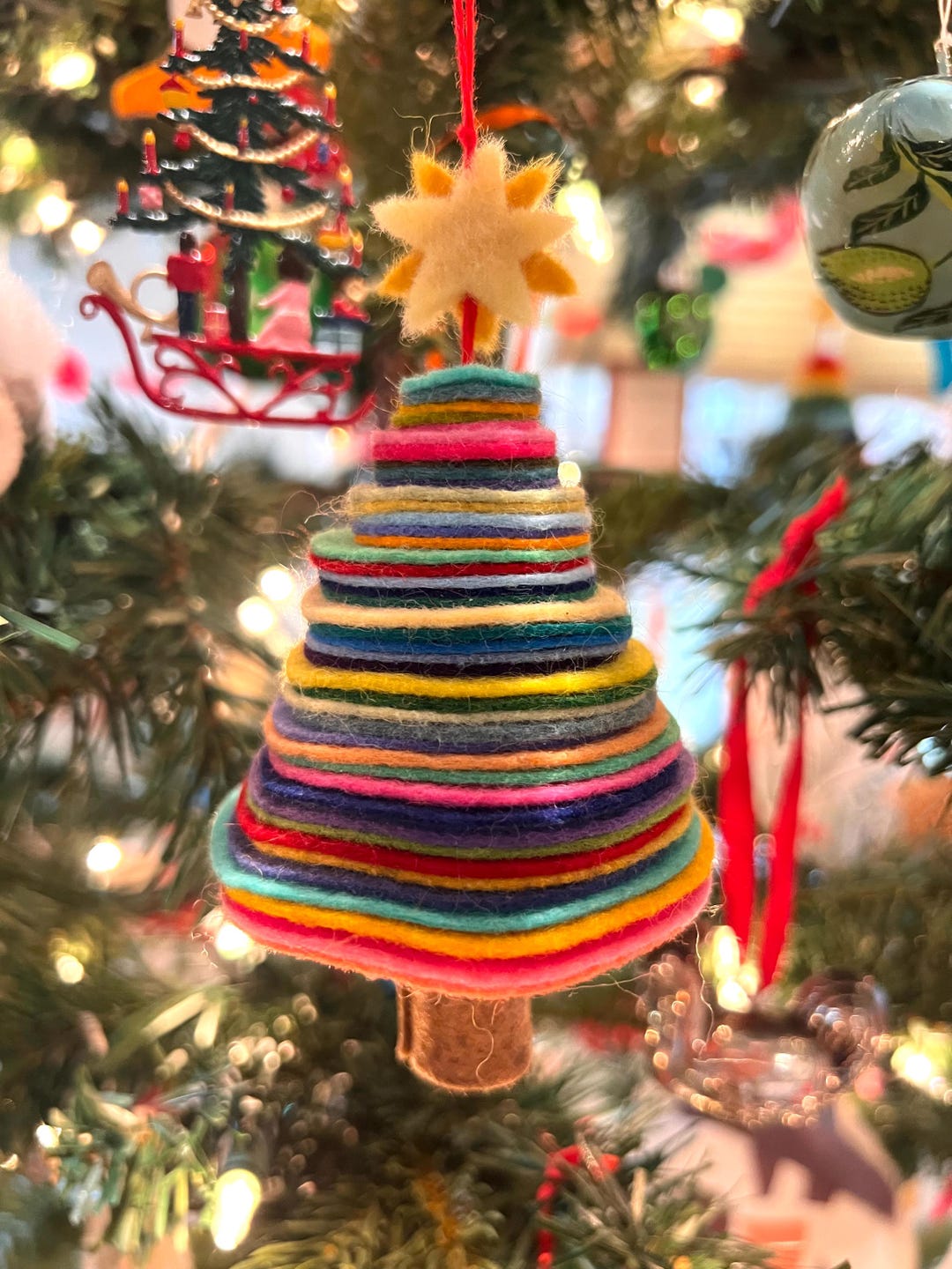 DIY Felt Christmas Tree Ornament Kit – Pre-cut Wool Layers - Etsy