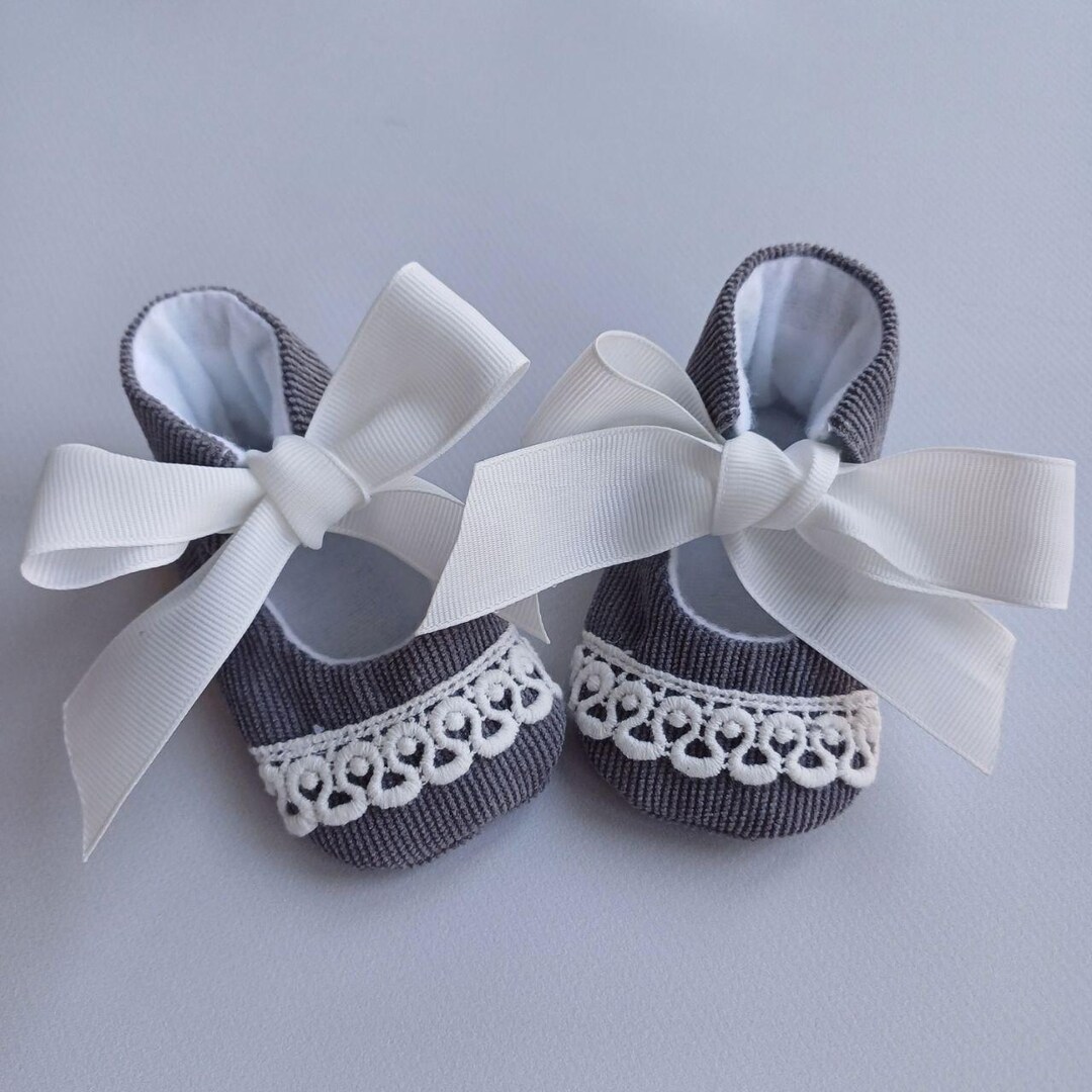 Light Grey Baby Booties With Lace and Bow – Stylish Ballet Flats for ...