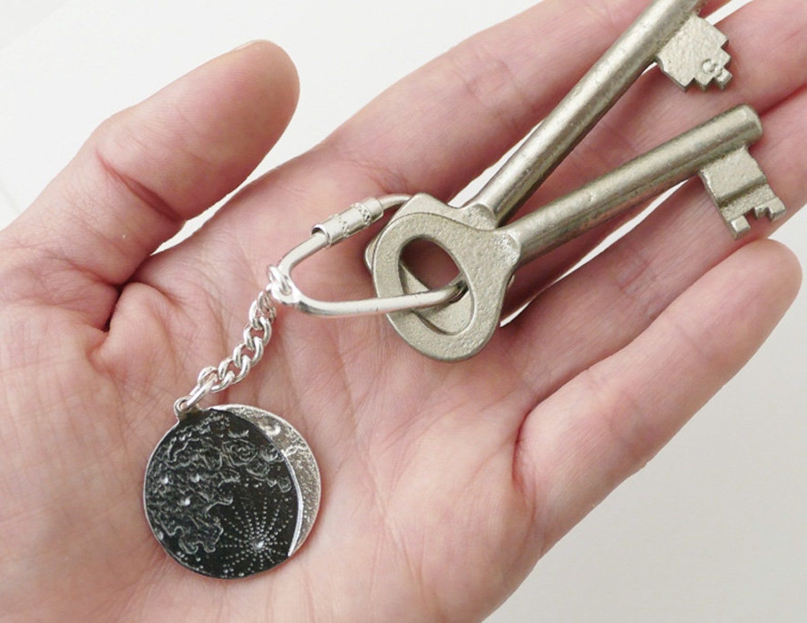 UNDER THIS MOON / Keychain Customised Lunar Phase Keychain - Etsy