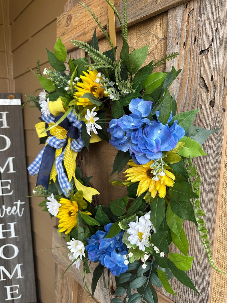 Daisy & Hydrangea Wreath, Farmhouse Front Door Decor - Etsy
