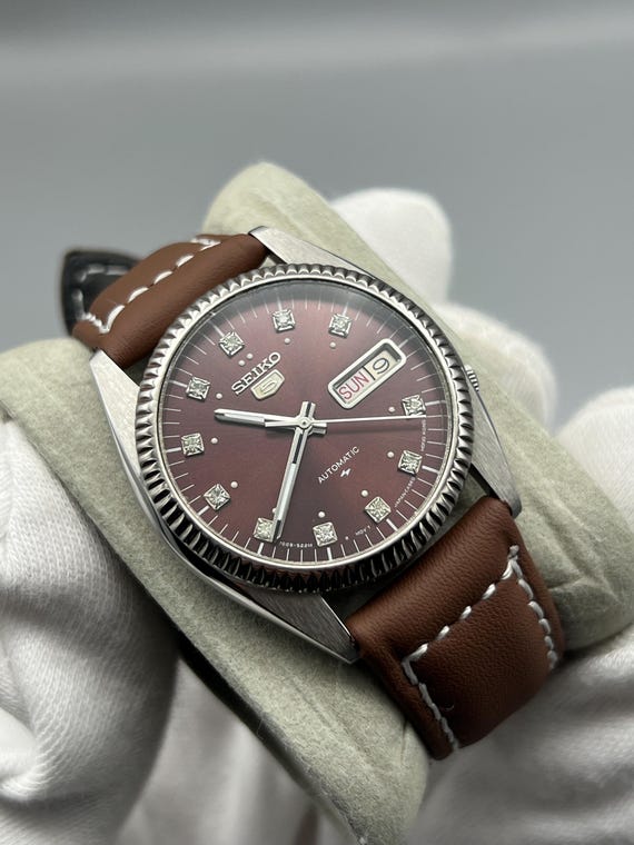 Seiko 5 Fluted Bezel - Gem