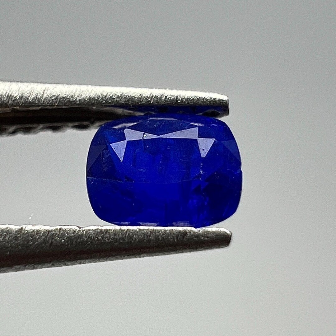0.115 Carat Vivid Royal Blue Hauyne Gemstone Cushion Cut Fluorescent ...
