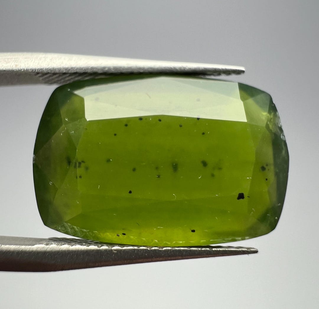 Exquisite Natural Green Tremolite Gemstone – 10.04ct Cushion Cut Marvel ...